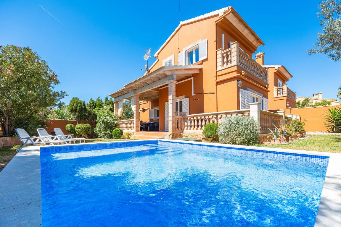 160 M² Villa ∙ 3 Habitaciones ∙ 6 Huéspedes - El Arenal