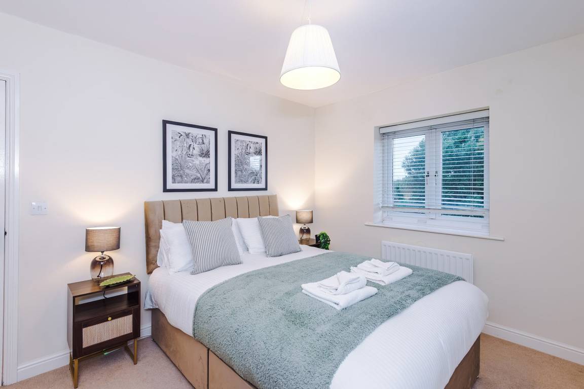 Apartment ∙ 2 Bedrooms ∙ 6 Guests - Altrincham