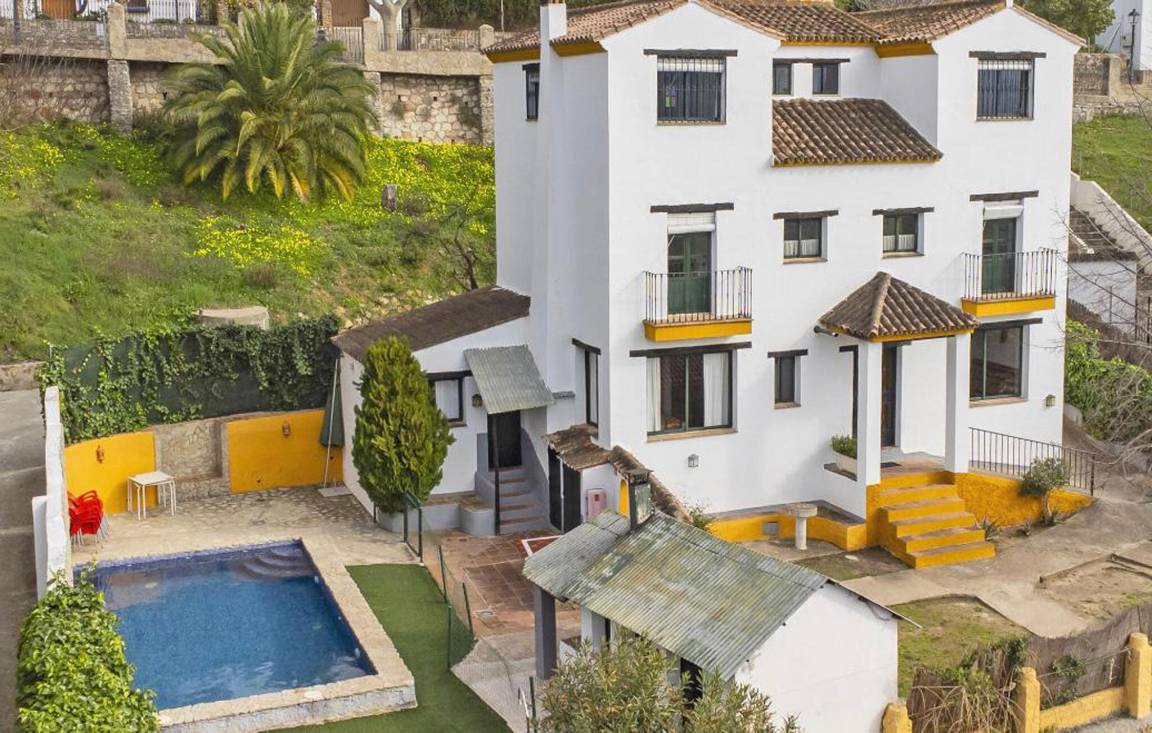 250 M² Casa ∙ 6 Habitaciones ∙ 18 Huéspedes - Cortes de la Frontera