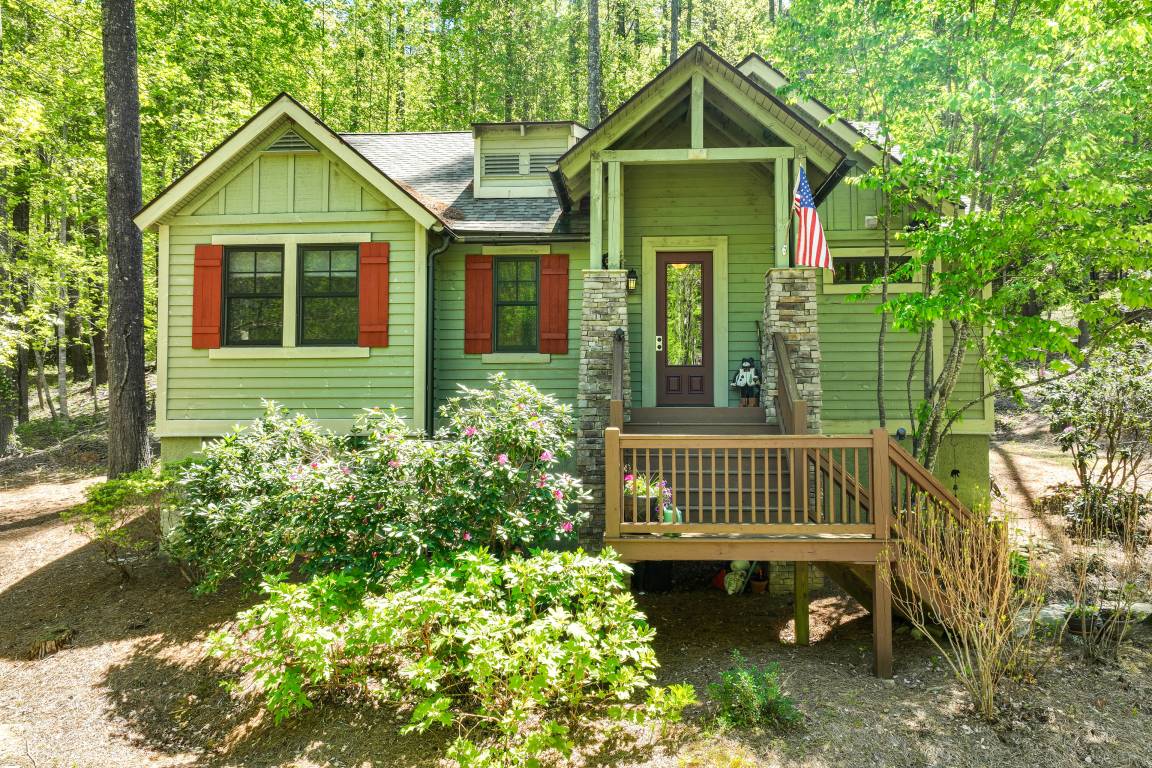 127 M² Cottage ∙ 2 Bedrooms ∙ 4 Guests - North Carolina