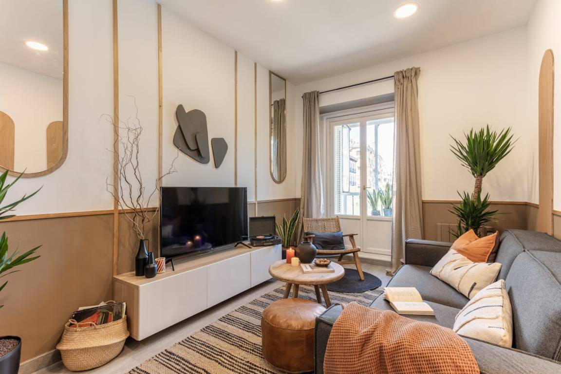 80 M² Apartment ∙ 1 Bedroom ∙ 2 Guests - Madrid