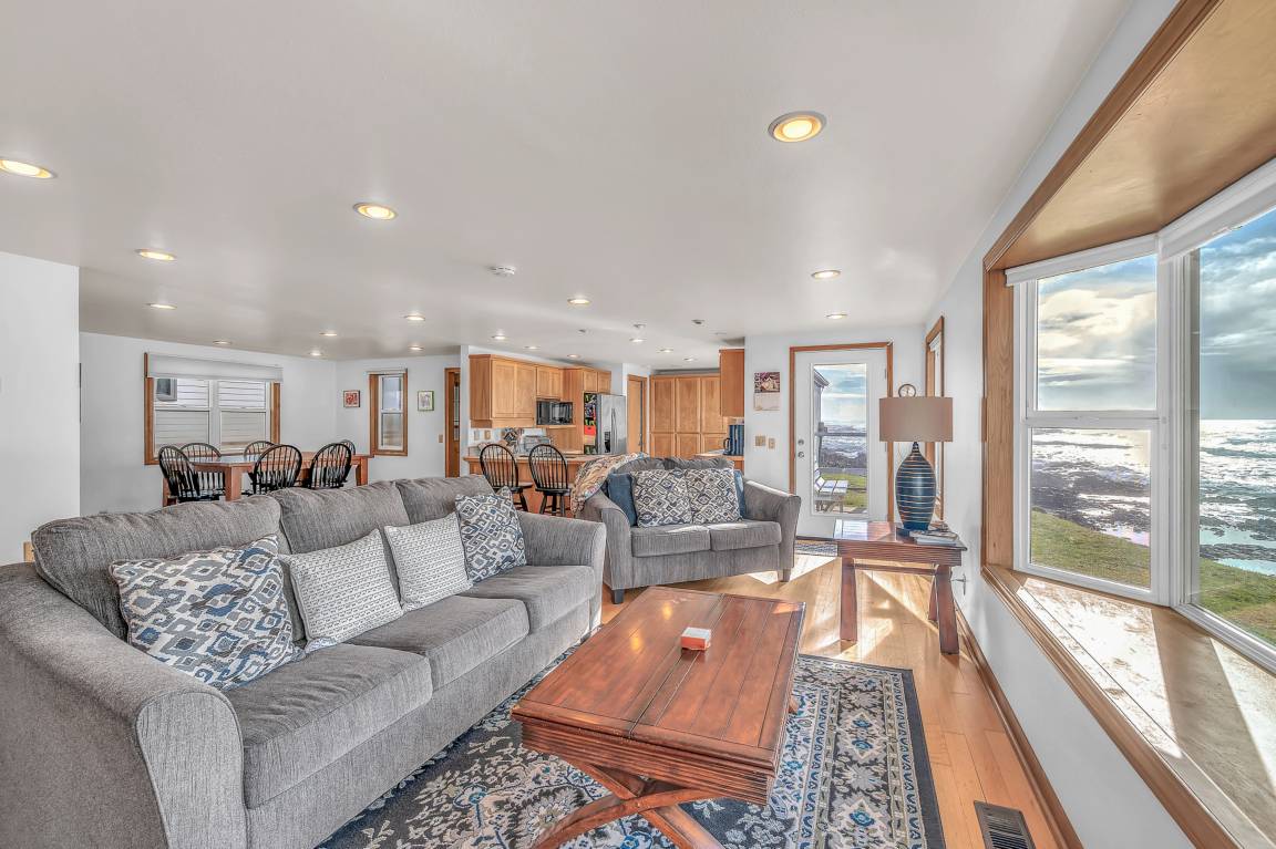 181 M² Ferienhaus ∙ 2 Schlafzimmer ∙ 6 Gäste - Yachats, OR