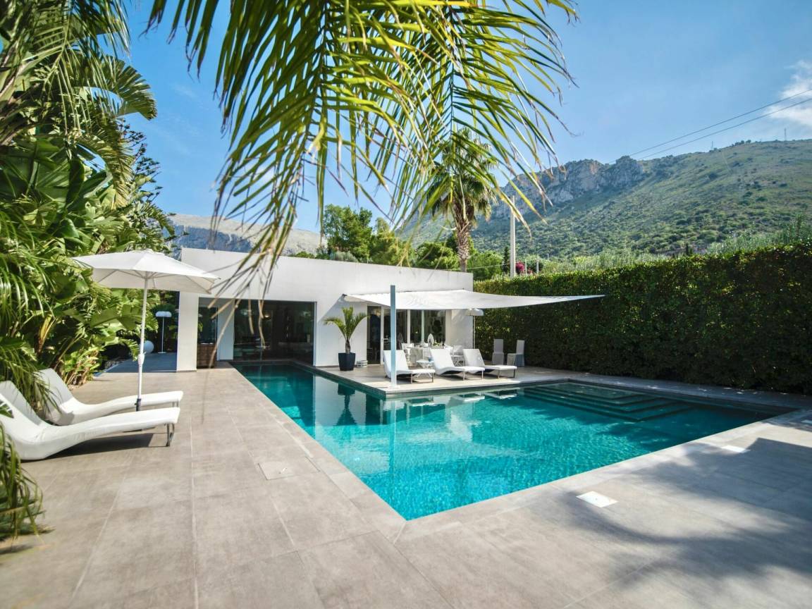 220 M² Villa ∙ 2 Bedrooms ∙ 4 Guests - Terrasini