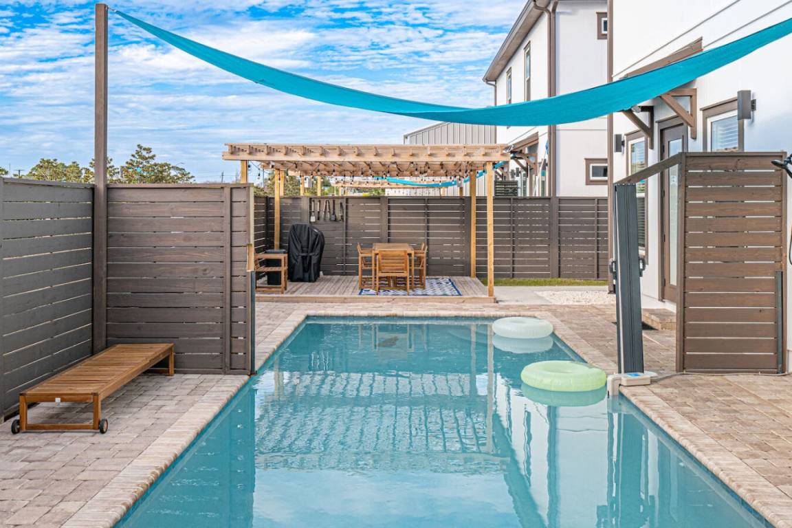 372 M² House ∙ 10 Bedrooms ∙ 16 Guests - Panama City Beach, FL