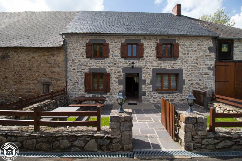 111 M² Gîte ∙ 4 Chambres ∙ 7 Personnes - Auvergne