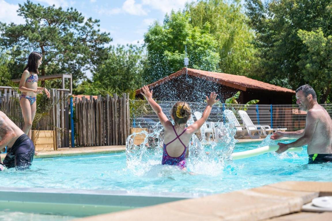 32 M² Chalet ∙ 2 Chambres ∙ 6 Personnes - Machecoul