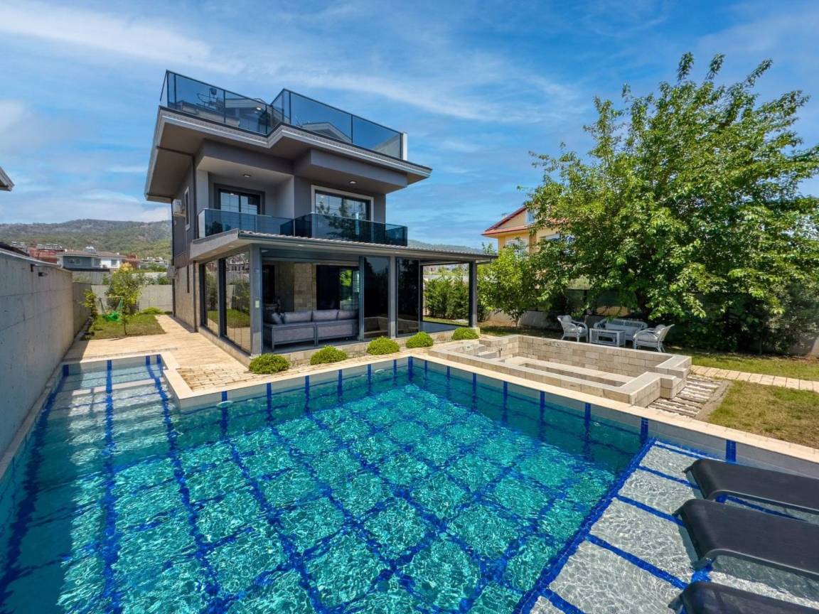 150 M² Huoneisto ∙ 4 Makuuhuonetta ∙ 8 Vierasta - Çalış Beach