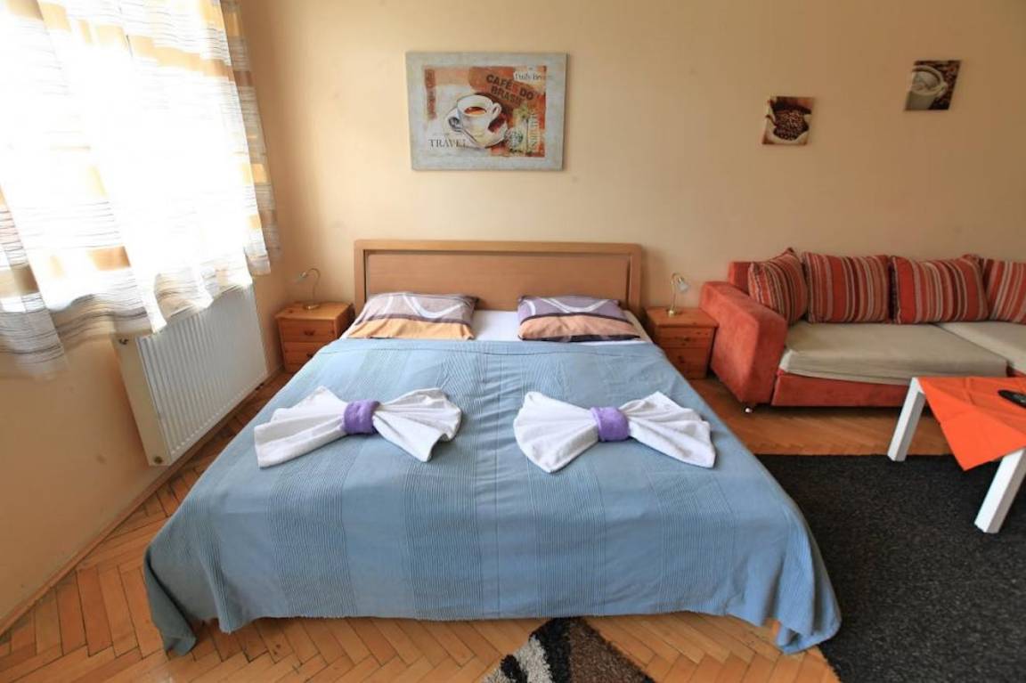 92 M² Apartment ∙ 2 Bedrooms ∙ 4 Guests - Praha