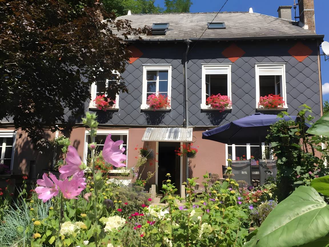 22 M² Bed & Breakfast ∙ 1 Slaapkamer ∙ 2 Gasten - Ardennen