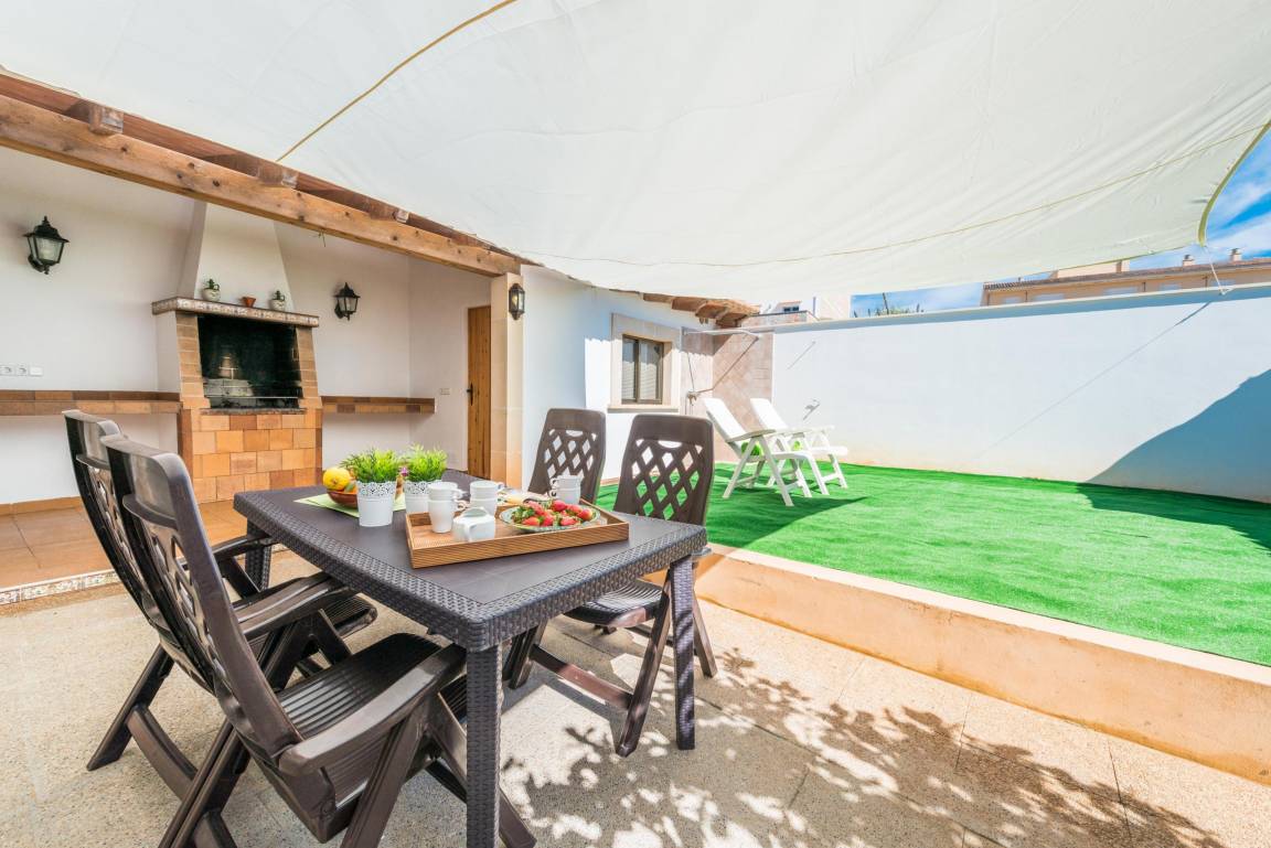 250 M² Chalet ∙ 3 Habitaciones ∙ 5 Huéspedes - Cala Llombards