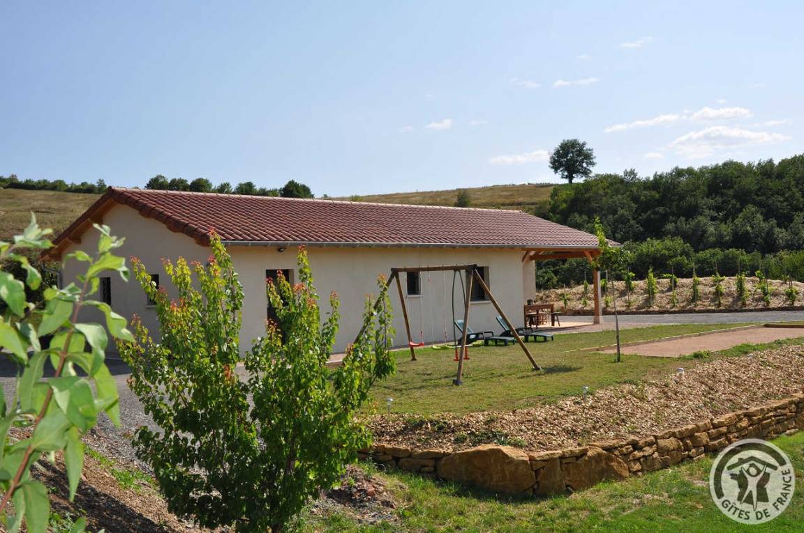 98 M² Gîte ∙ 3 Chambres ∙ 6 Personnes - Beaujolais