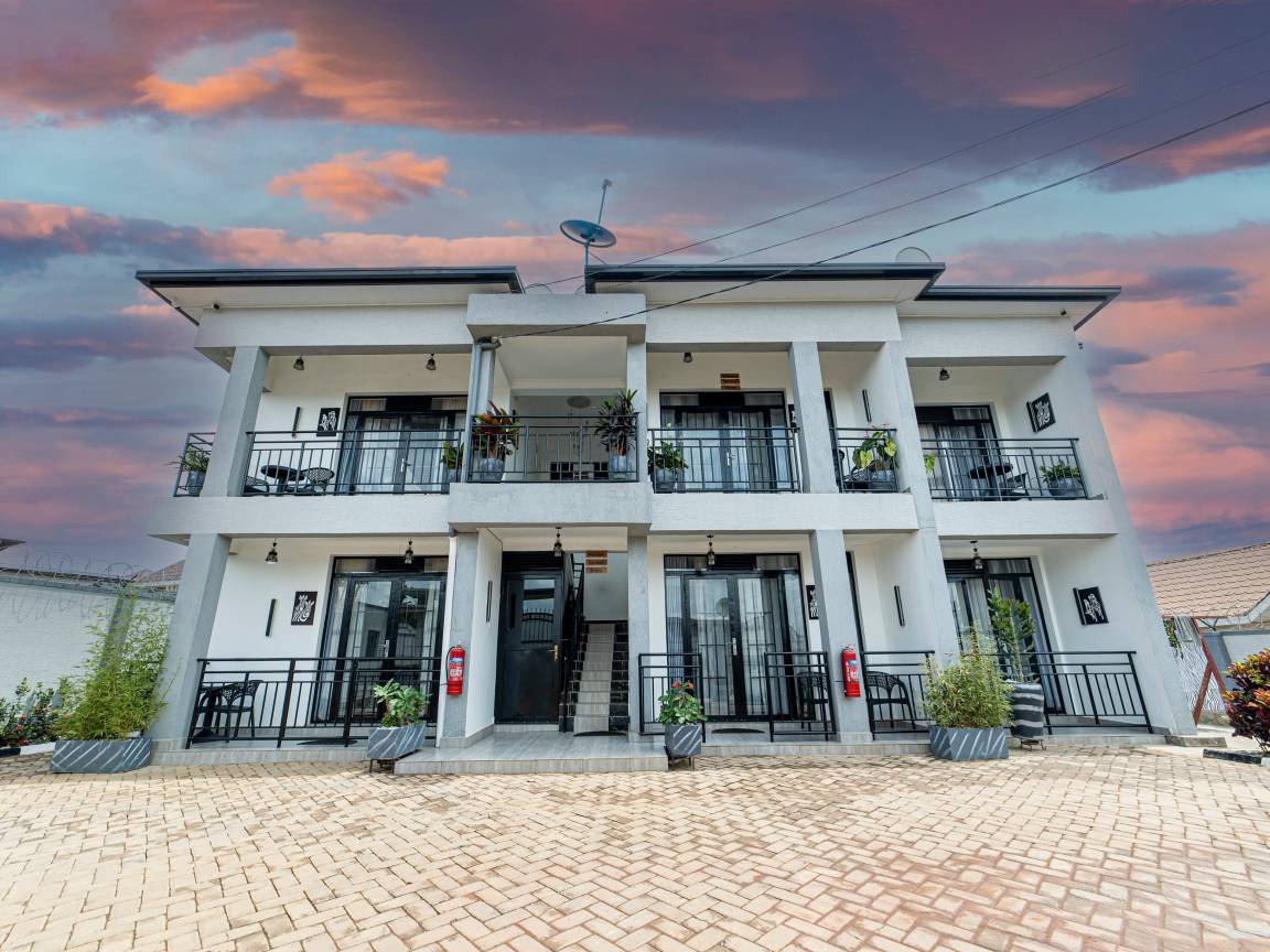 250 M² Villa ∙ 2 Bedrooms ∙ 4 Guests - Kigali