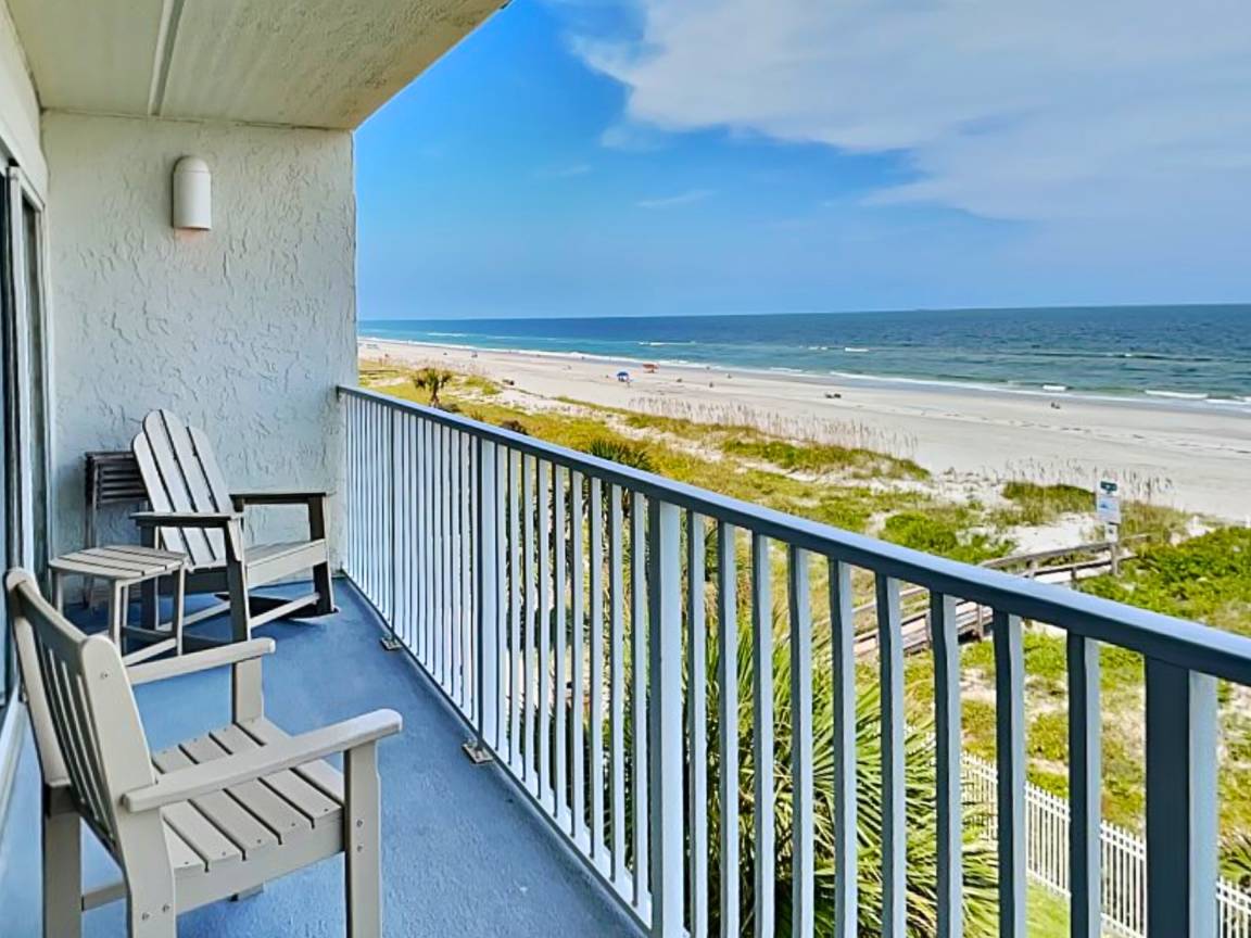 93 M² Condo ∙ 2 Bedrooms ∙ 4 Guests - Jacksonville Beach, FL