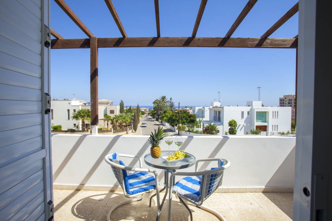 90 M² Apartment ∙ 2 Bedrooms ∙ 4 Guests - Protaras