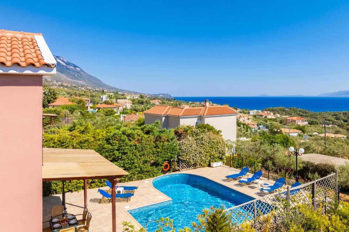 180 M² Villa ∙ 3 Bedrooms ∙ 6 Guests - Cephalonia