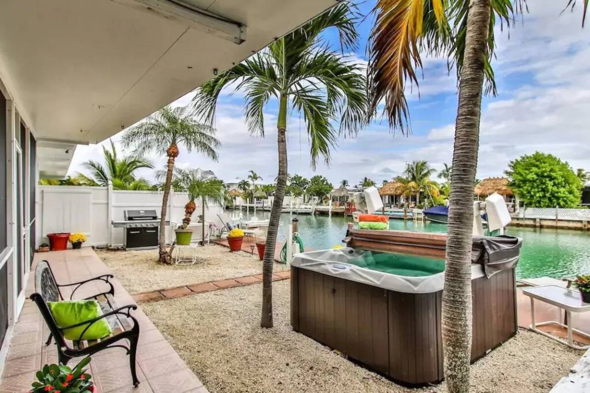 111 M² House ∙ 2 Bedrooms ∙ 5 Guests - Marathon, FL