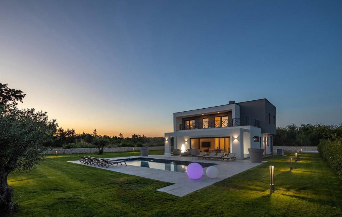 340 M² Ferienhaus ∙ 4 Schlafzimmer ∙ 8 Gäste - Fažana