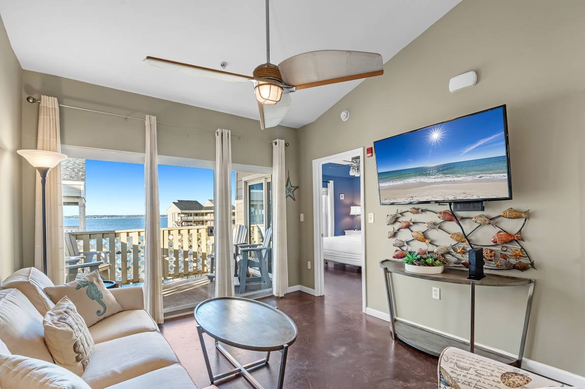 Condo ∙ 2 Bedrooms ∙ 8 Guests - Gulf Breeze, FL