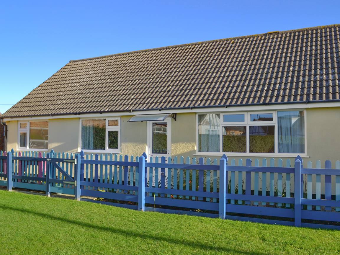 Cottage ∙ 3 Bedrooms ∙ 6 Guests - Sutton on Sea
