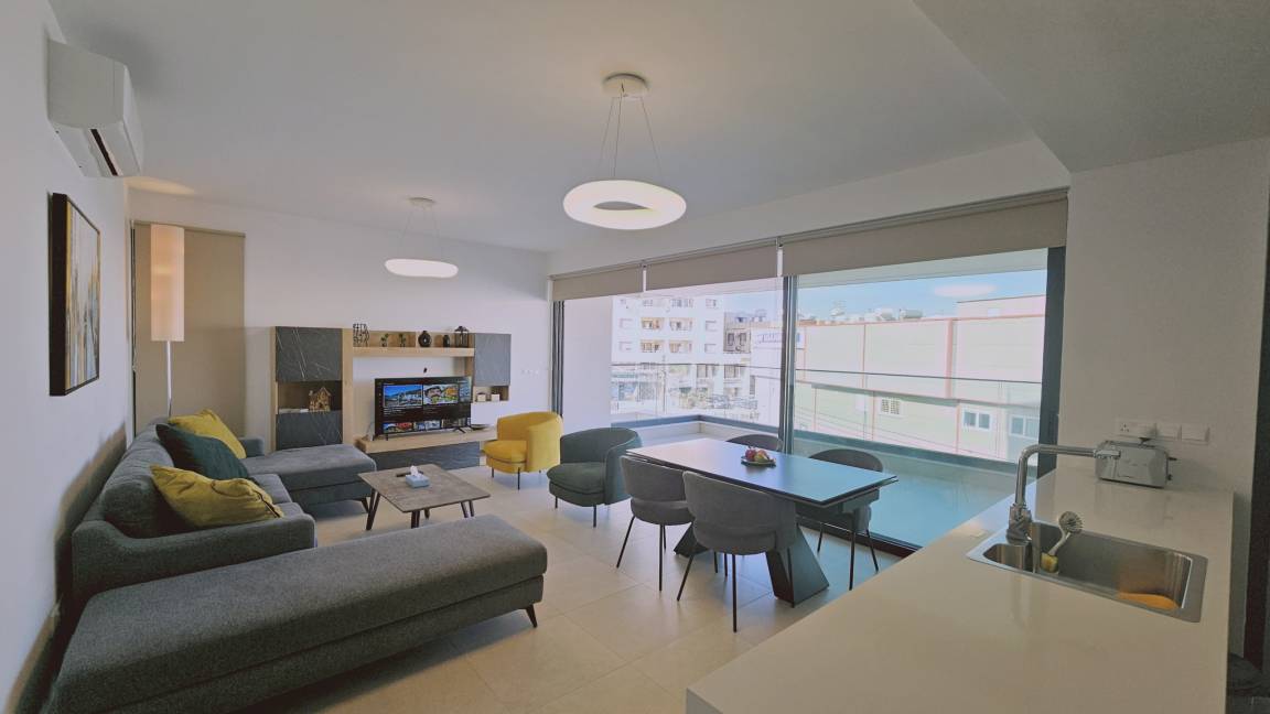 90 M² Apartment ∙ 2 Bedrooms ∙ 4 Guests - Larnaca