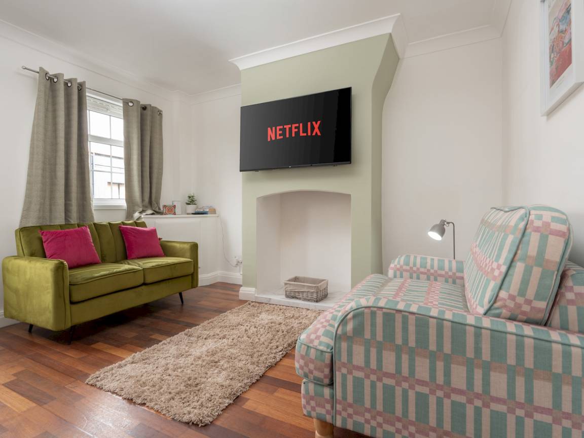 111 M² House ∙ 2 Bedrooms ∙ 4 Guests - Guernsey