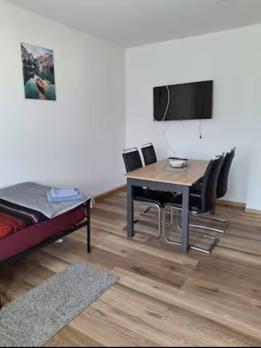 56 M² Ferienwohnung ∙ 2 Schlafzimmer ∙ 4 Gäste - Merseburg
