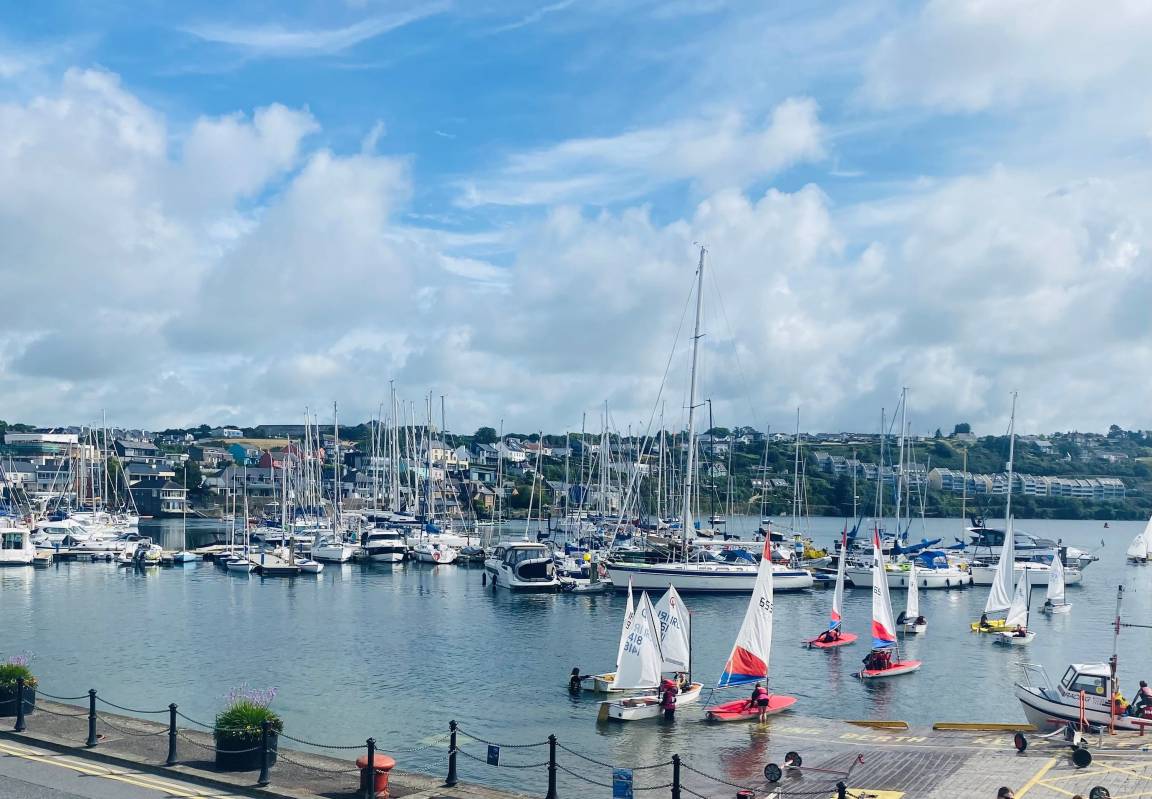 88 M² Apartment ∙ 2 Bedrooms ∙ 4 Guests - Kinsale