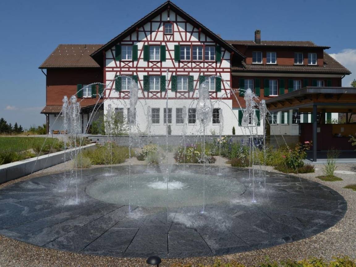 140 M² Apartment ∙ 3 Bedrooms ∙ 6 Guests - Winterthur