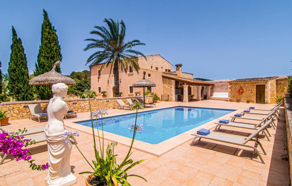 475 M² Ferienhaus ∙ 4 Schlafzimmer ∙ 8 Gäste - Manacor