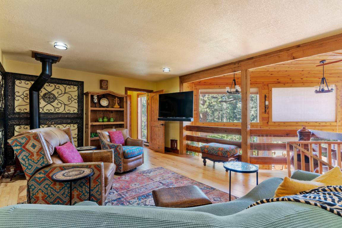 223 M² Cabin ∙ 3 Bedrooms ∙ 6 Guests - Woodland Park, CO