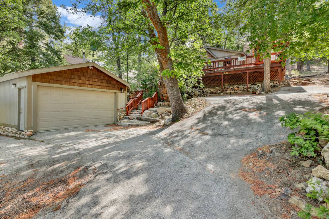 209 M² Cabin ∙ 4 Bedrooms ∙ 11 Guests - Big Bear Lake, CA