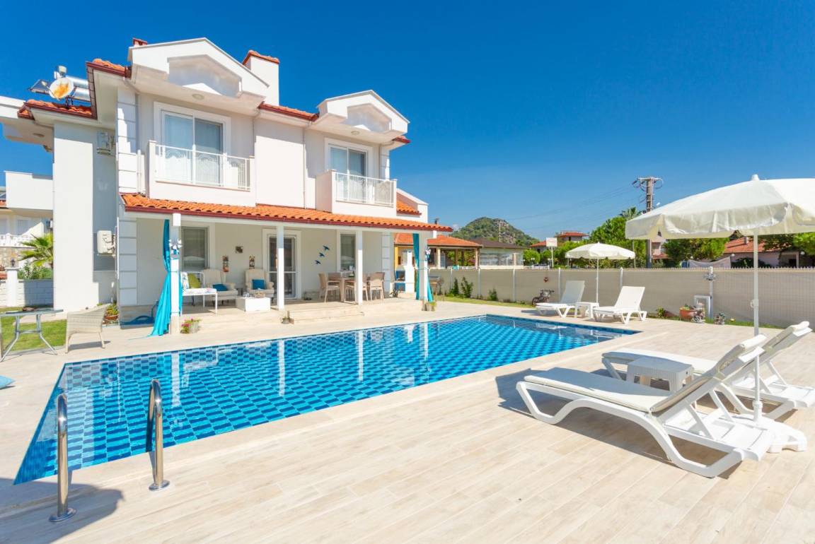 210 M² Villa ∙ 5 Chambres ∙ 9 Personnes - Dalyan