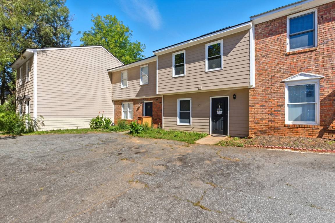 139 M² Condo ∙ 2 Bedrooms ∙ 4 Guests - Athens, GA