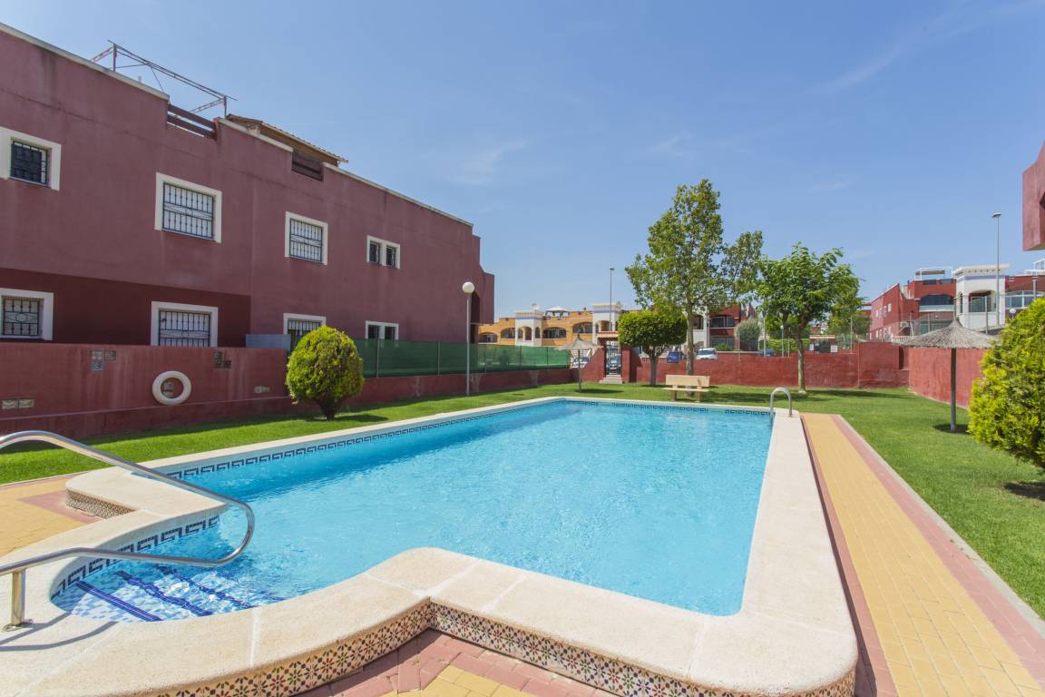 65 M² Bungalow ∙ 2 Makuuhuonetta ∙ 4 Vierasta - Pilar de la Horadada