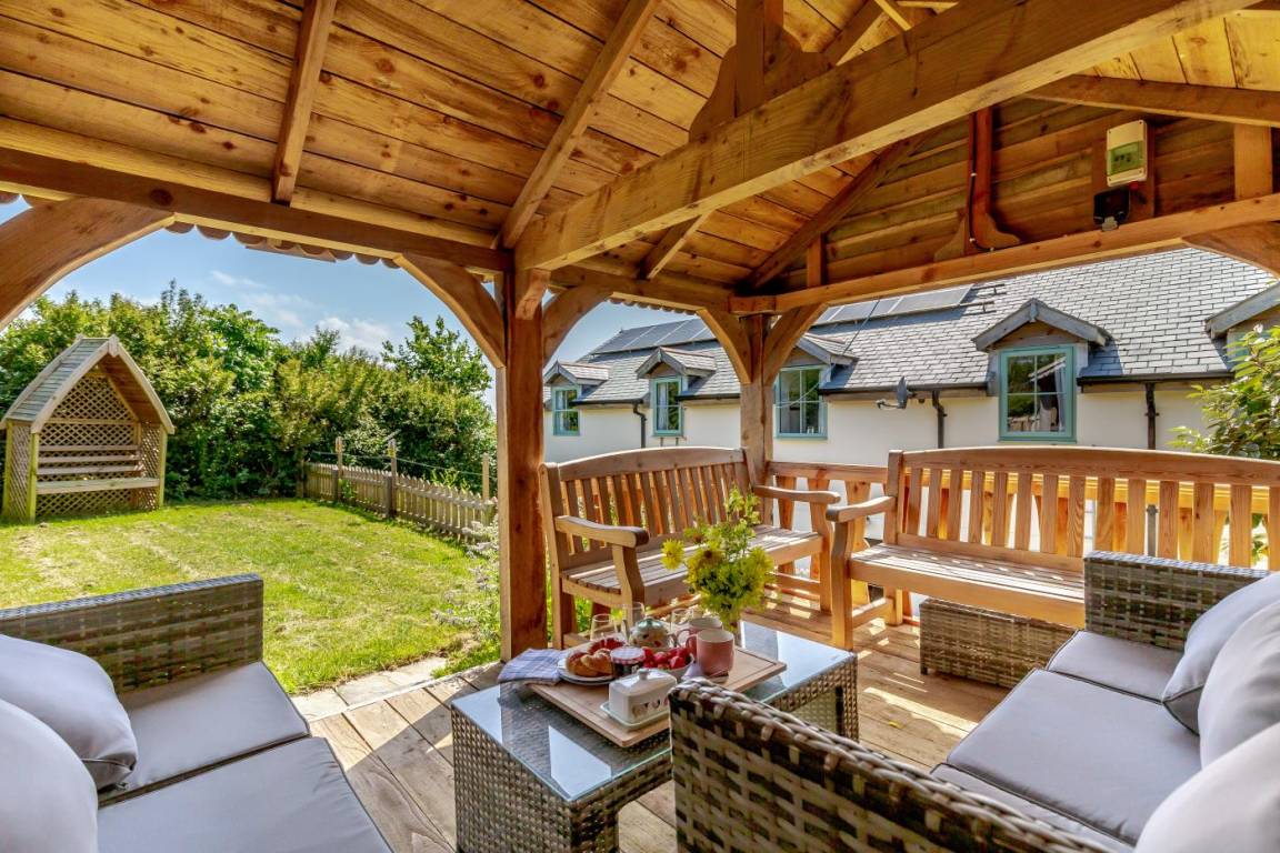 Cottage ∙ 5 Bedrooms ∙ 12 Guests - Porthcurno