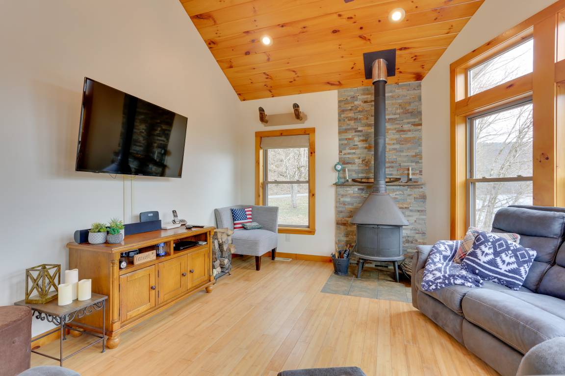 111 M² House ∙ 2 Bedrooms ∙ 6 Guests - Hancock, NY