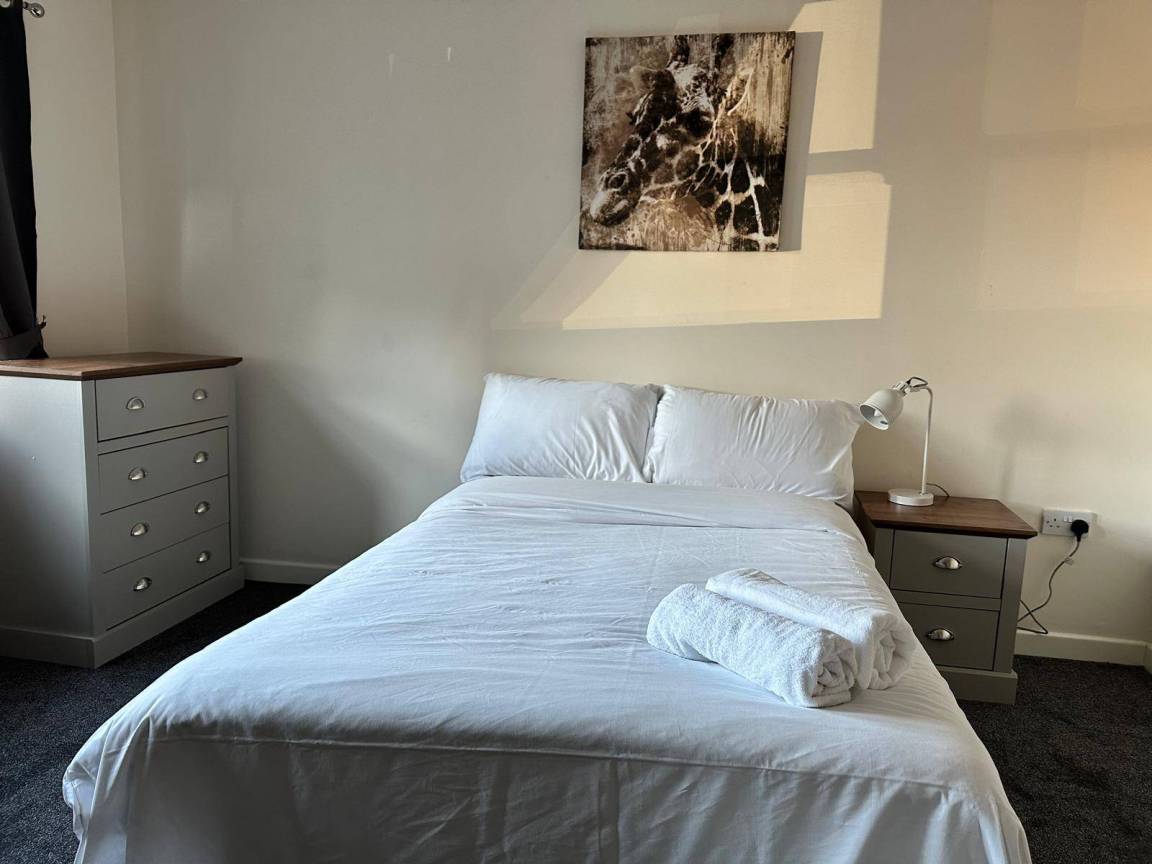 145 M² House ∙ 4 Bedrooms ∙ 14 Guests - Barrow-in-Furness