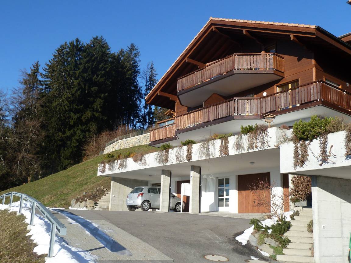 88 M² Ferienwohnung ∙ 2 Schlafzimmer ∙ 6 Gäste - Beatenberg