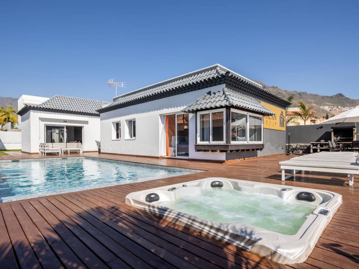 140 M² Villa ∙ 3 Bedrooms ∙ 6 Guests - Los Cristianos