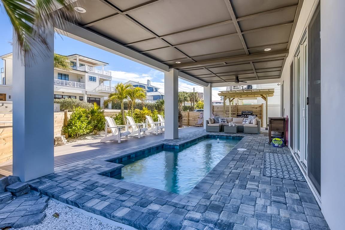 351 M² House ∙ 4 Bedrooms ∙ 8 Guests - New Smyrna Beach, FL