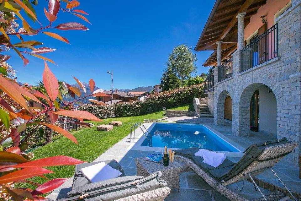 260 M² Villa ∙ 5 Bedrooms ∙ 10 Guests - Varenna