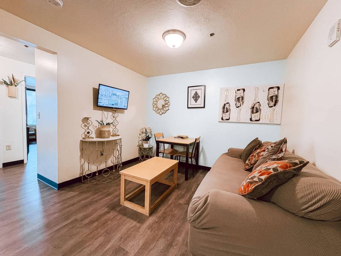 Apartment ∙ 2 Bedrooms ∙ 6 Guests - Pittsburgh, PA