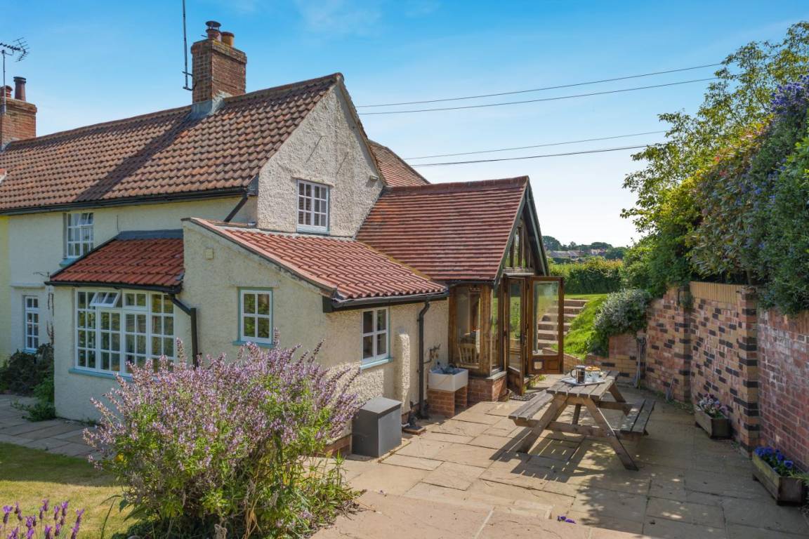 Cottage ∙ 3 Bedrooms ∙ 4 Guests - Essex