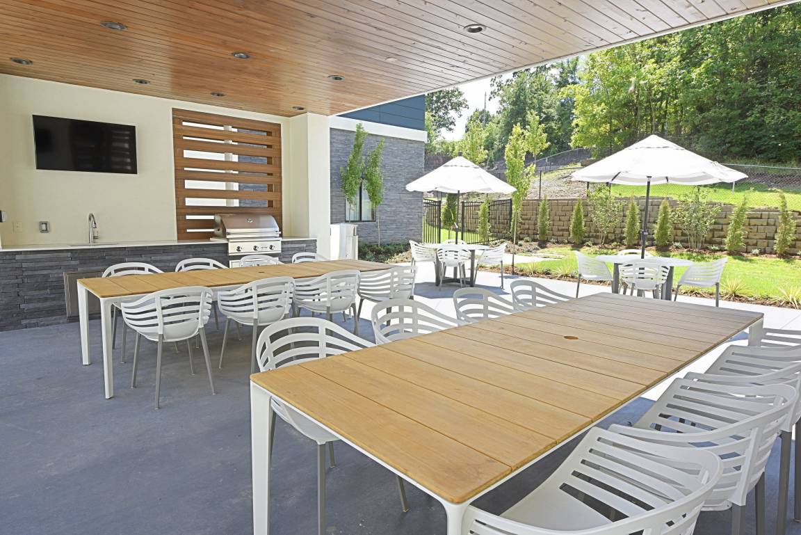 Condo ∙ 2 Bedrooms ∙ 6 Guests - Little Rock, AR