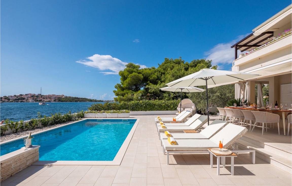 200 M² Maison De Vacances ∙ 6 Chambres ∙ 12 Personnes - Primošten