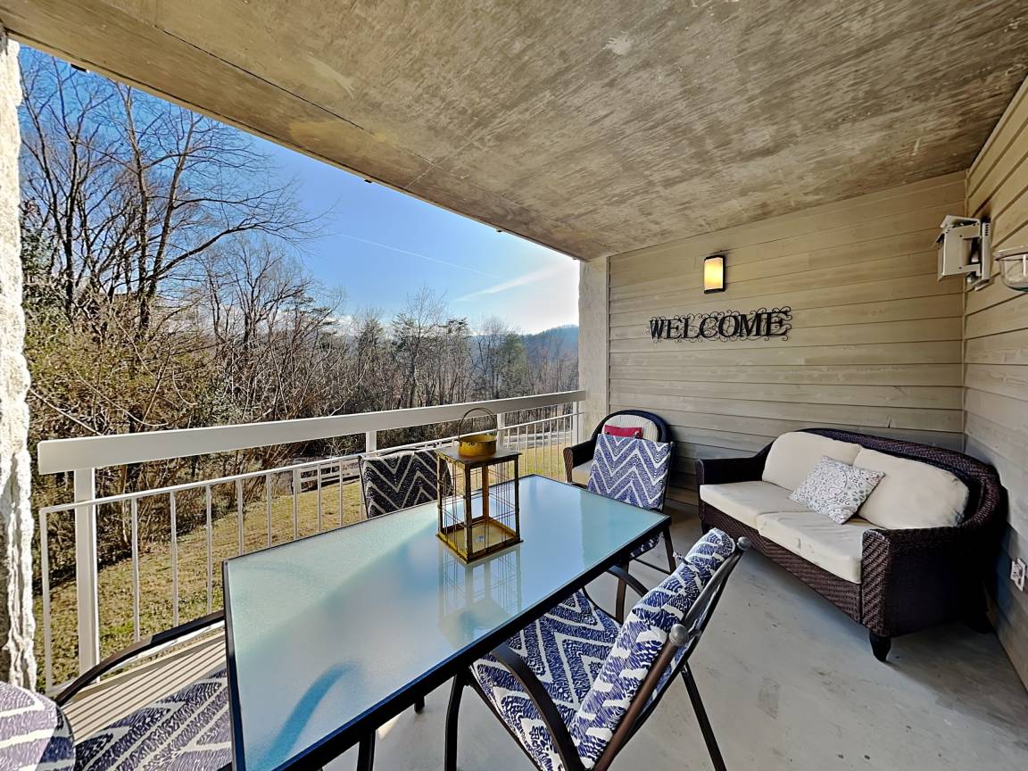 63 M² Condo ∙ 2 Bedrooms ∙ 6 Guests - Gatlinburg, TN