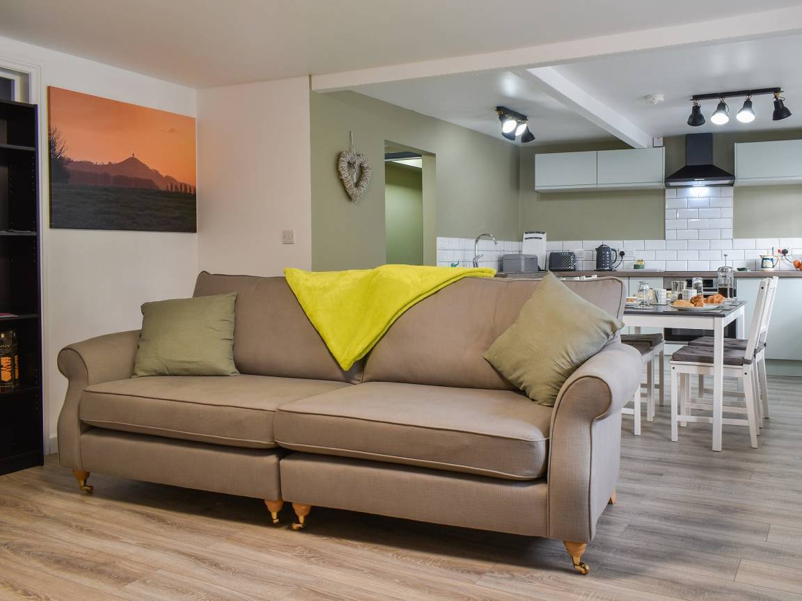 Cottage ∙ 2 Bedrooms ∙ 4 Guests - Glastonbury