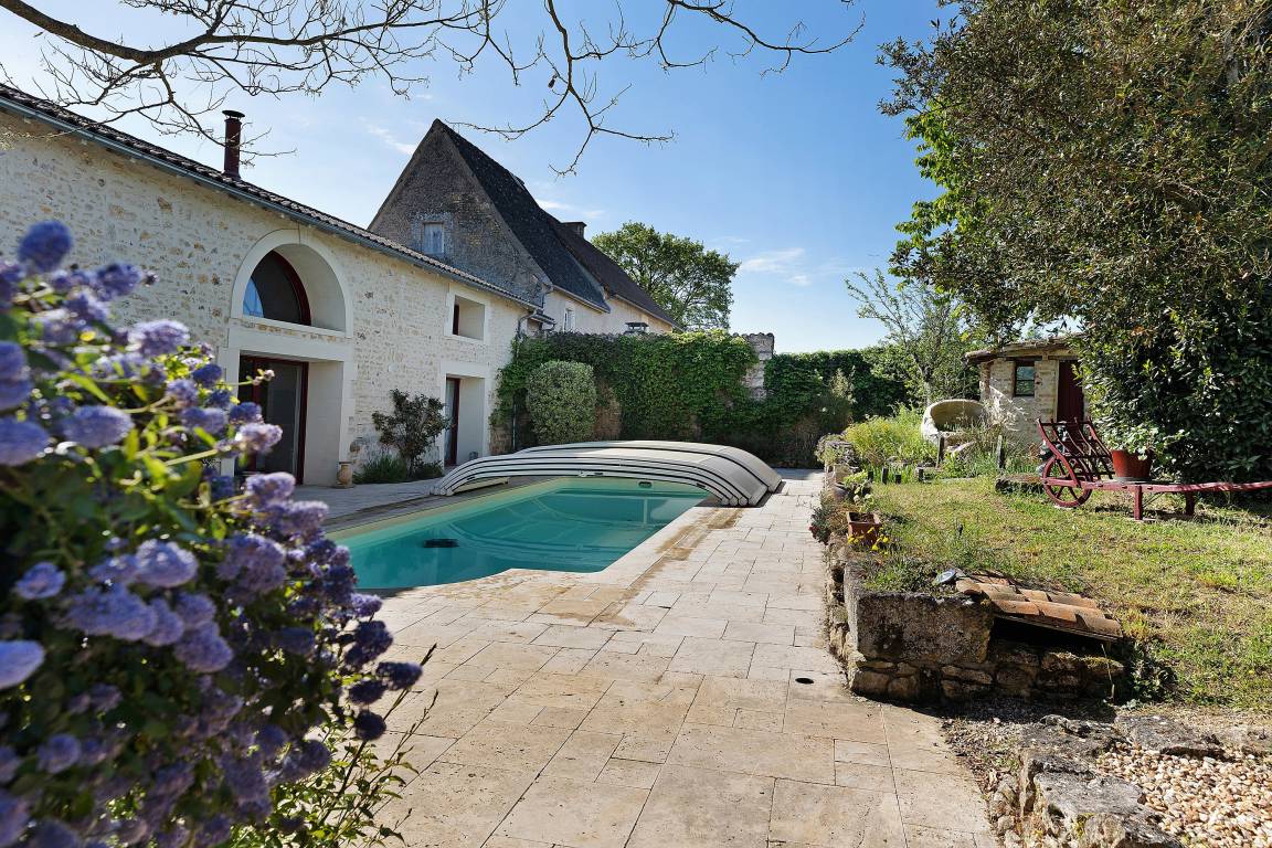 72 M² Huis ∙ 2 Slaapkamers ∙ 4 Gasten - Poitiers