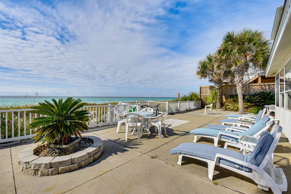195 M² Cottage ∙ 3 Bedrooms ∙ 8 Guests - Panama City Beach, FL