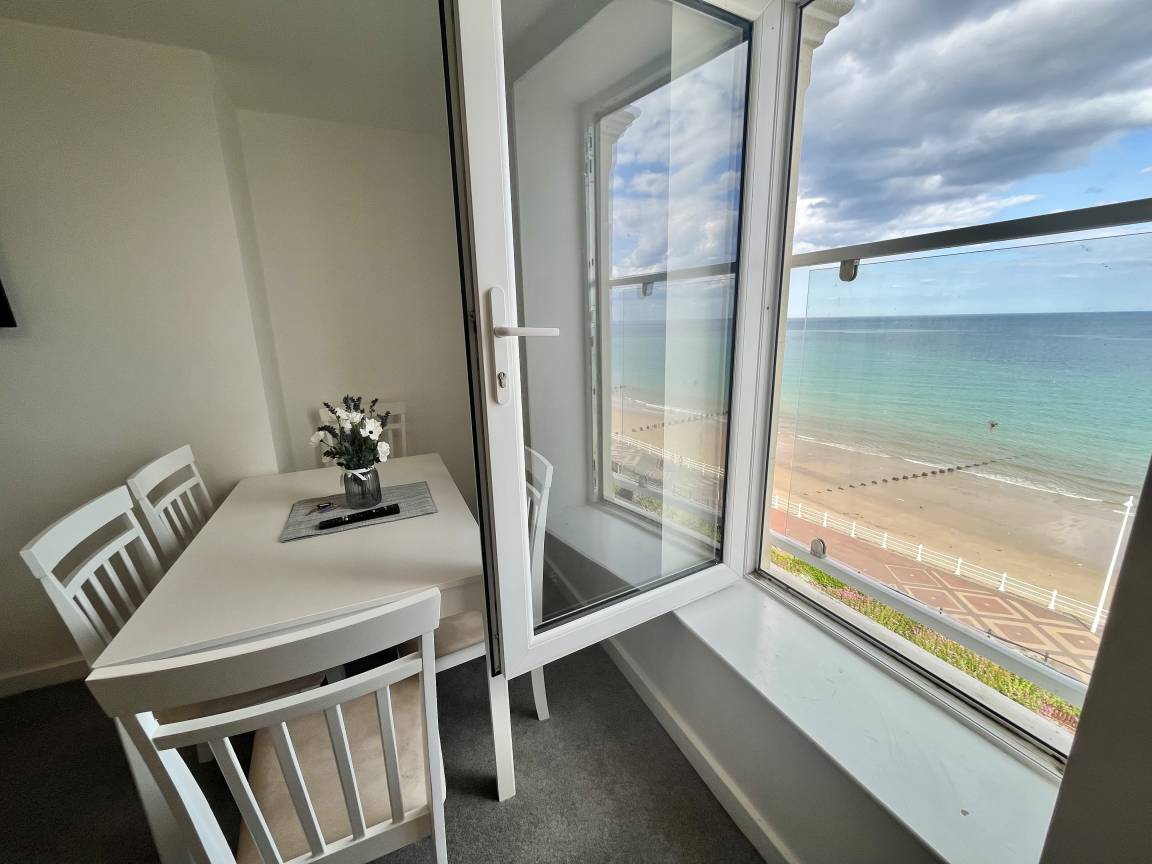 Cottage ∙ 3 Bedrooms ∙ 5 Guests - Bridlington